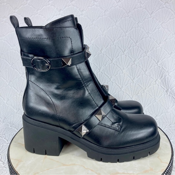 Nine West | Shoes | Nine West Stud Buckle Platform Combat Boots 2 Black ...